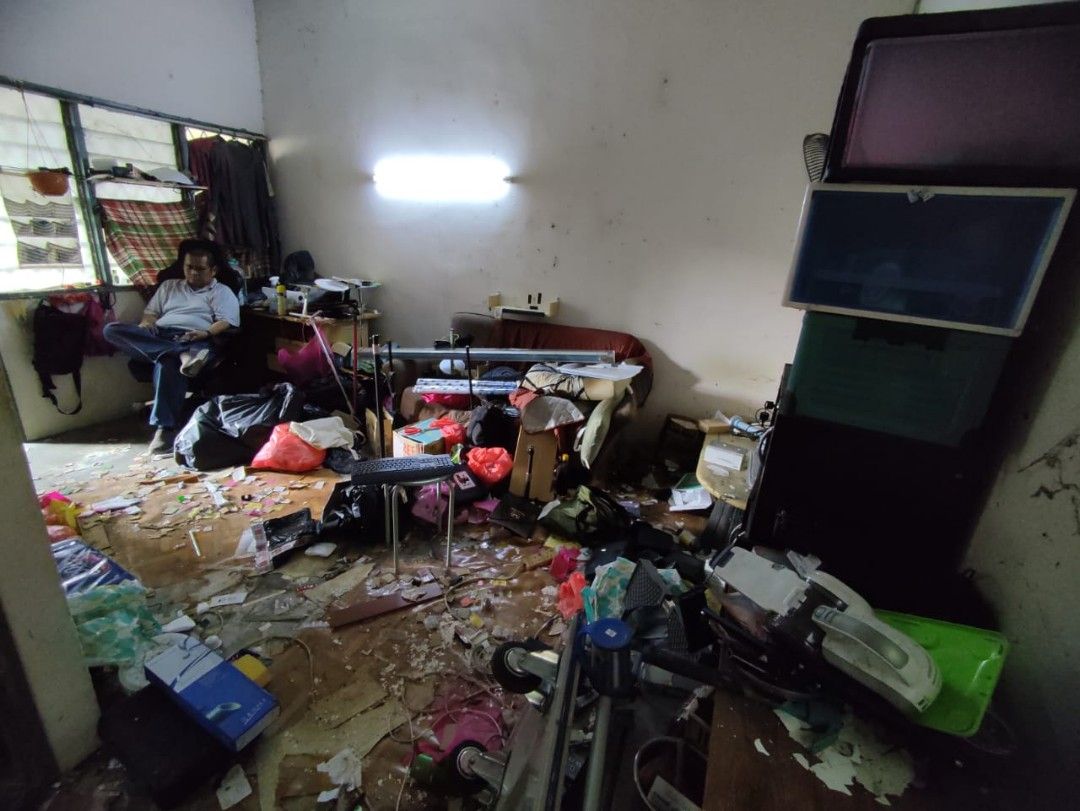 Khidmat buang sampah dan perabot lama, Services, Home Services, Movers ...