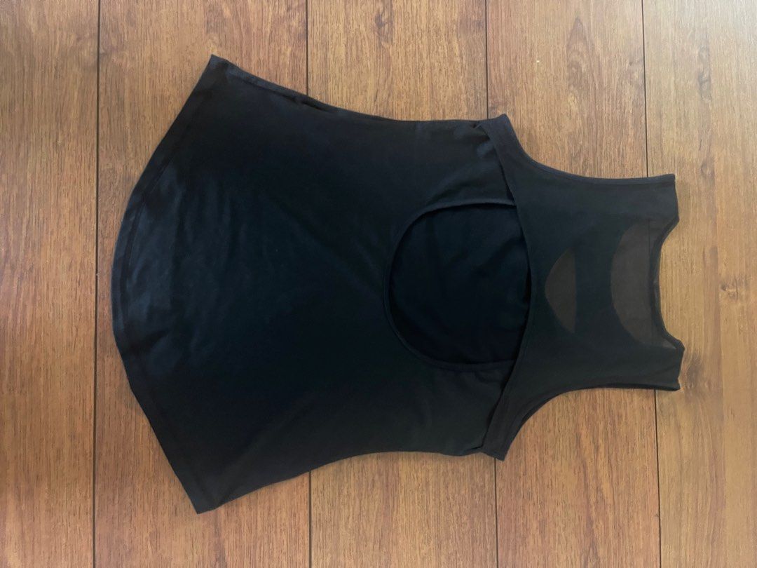 Nike top hitam untuk olahraga, Olah Raga, Baju Olahraga di Carousell