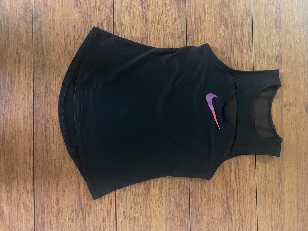 Nike top hitam untuk olahraga, Olah Raga, Baju Olahraga di Carousell