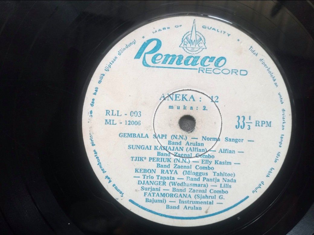 Vinyl Piringan Hitam, Antik, Lainnya di Carousell