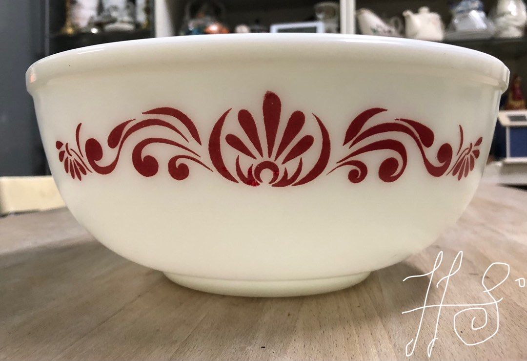 pyrex red scroll