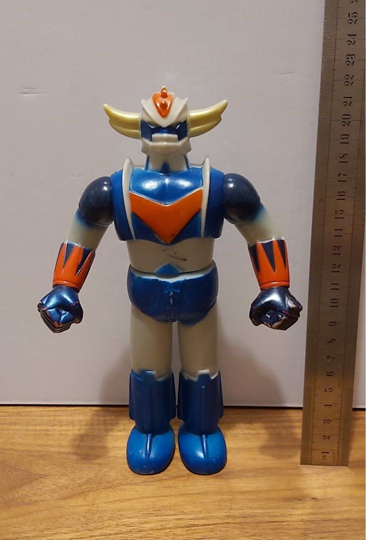 S12 懷舊 玩具 巨靈神 Grendizer 搪膠 sofubi 海賊版 no popy bandai, 興趣及遊戲, 收藏品及紀念品, 古董收藏 - Carousell