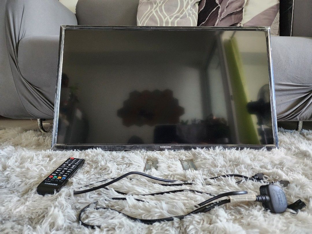 Samsung 32 inch Full HD IPS Panel, TV & Home Appliances, Other Home ...