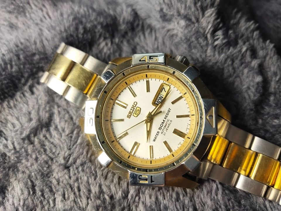 Seiko 5 White dial Automatic Two tone Gold Stainless Steel bracelet Men's Watch Date Deployant ...