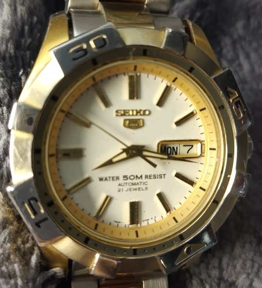 Seiko 5 White dial Automatic Two tone Gold Stainless Steel bracelet Men's Watch Date Deployant ...