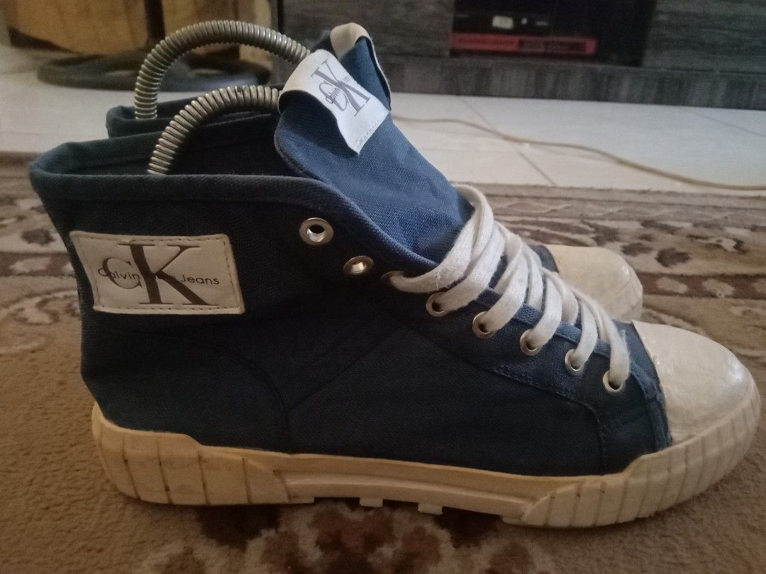 Sepatu Calvin klein jeans, Fesyen Pria, Sepatu , Sneakers di Carousell