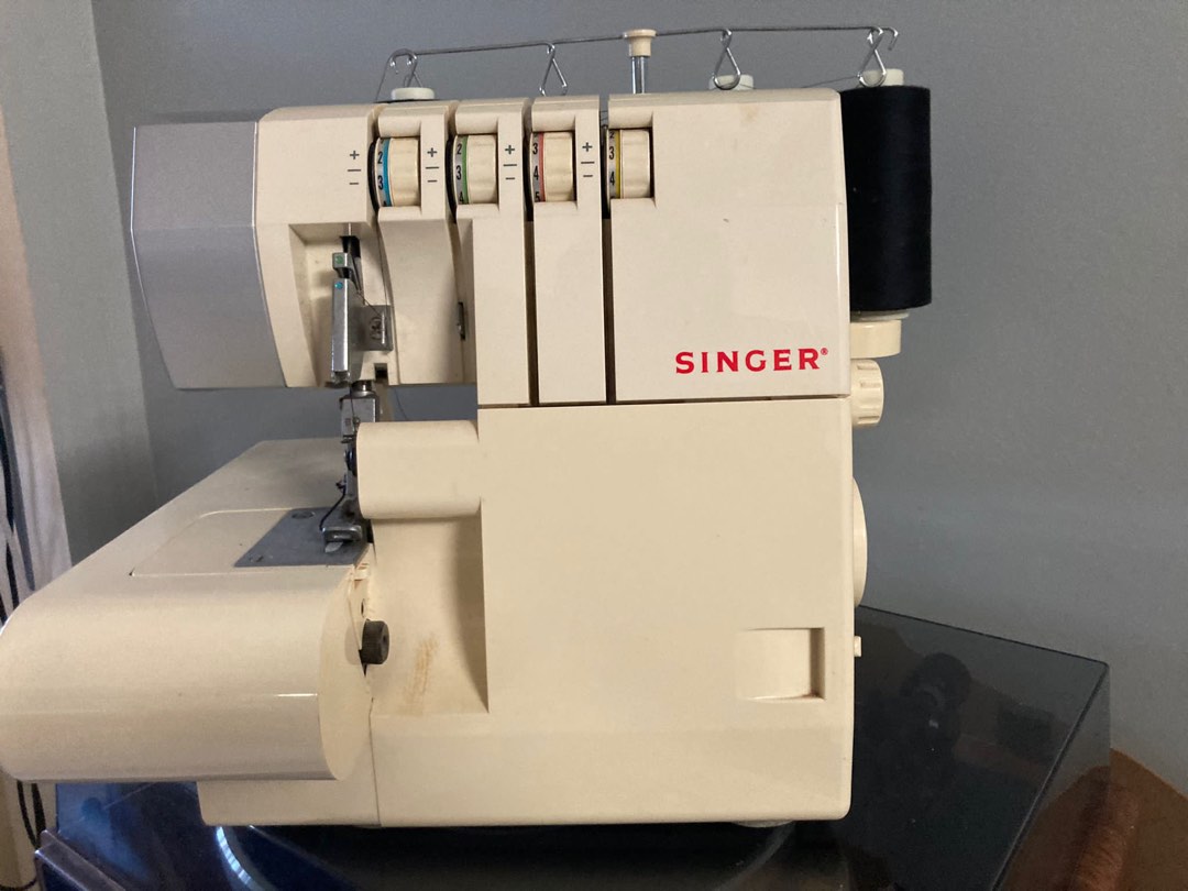 SINGER 14SH754 overlocker 2-needle and 4-threads, Hobbies & Toys ...