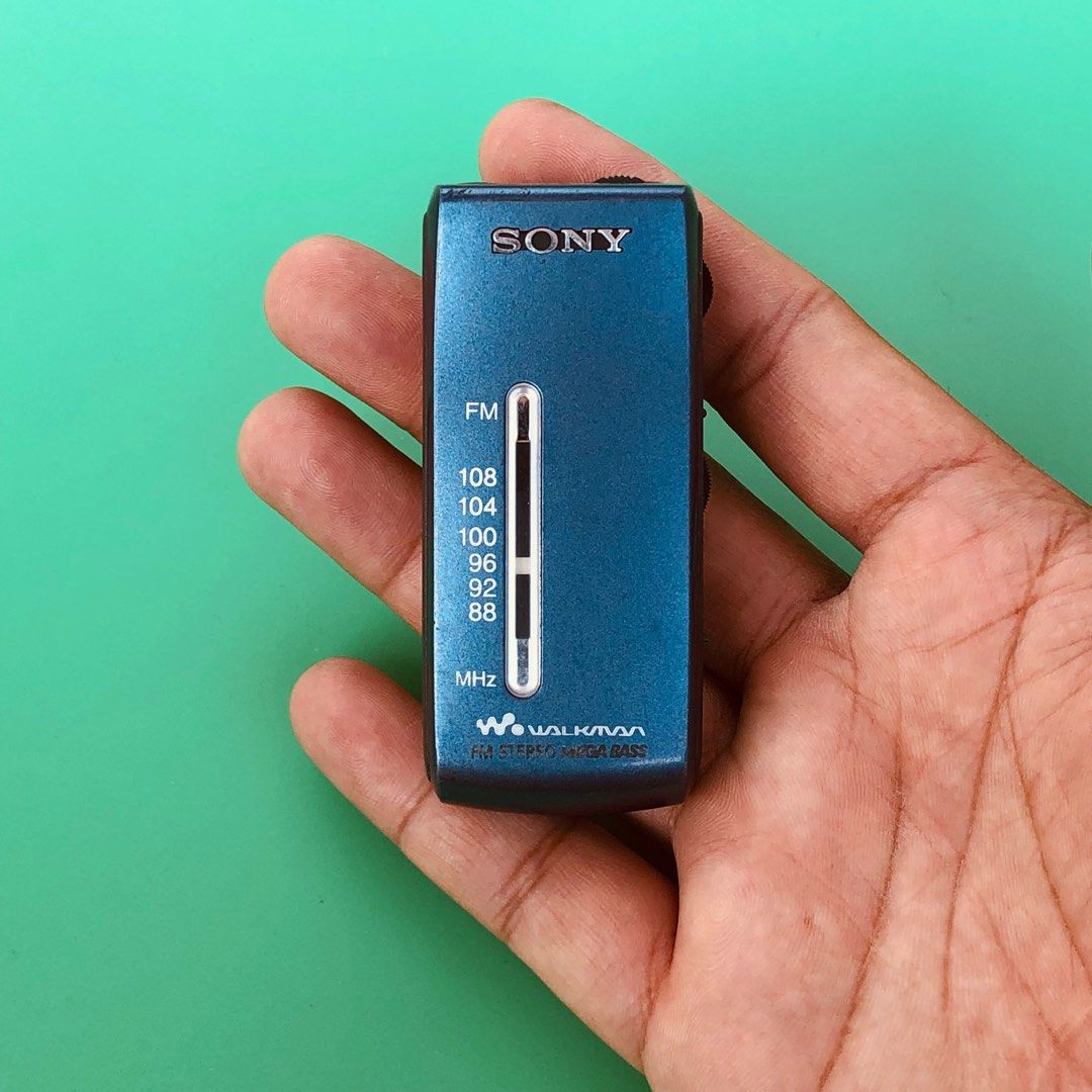 Sony Walkman FM radio | Portable FM radio, Audio, Portable Music ...