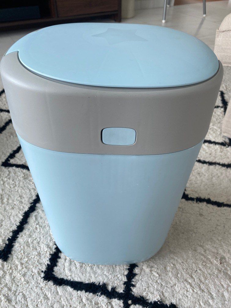 Tommee Tippee diaper bin + 6 refills, Babies & Kids, Bathing & Changing, Other Baby Bathing ...
