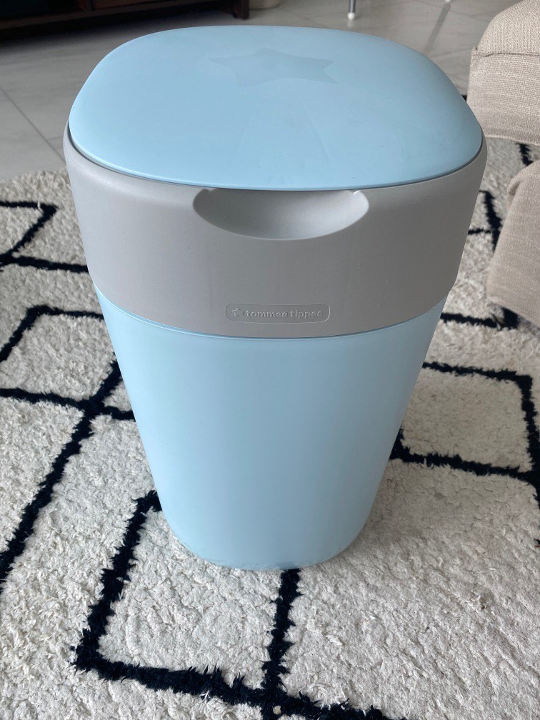 Tommee Tippee diaper bin + 6 refills, Babies & Kids, Bathing & Changing, Other Baby Bathing ...