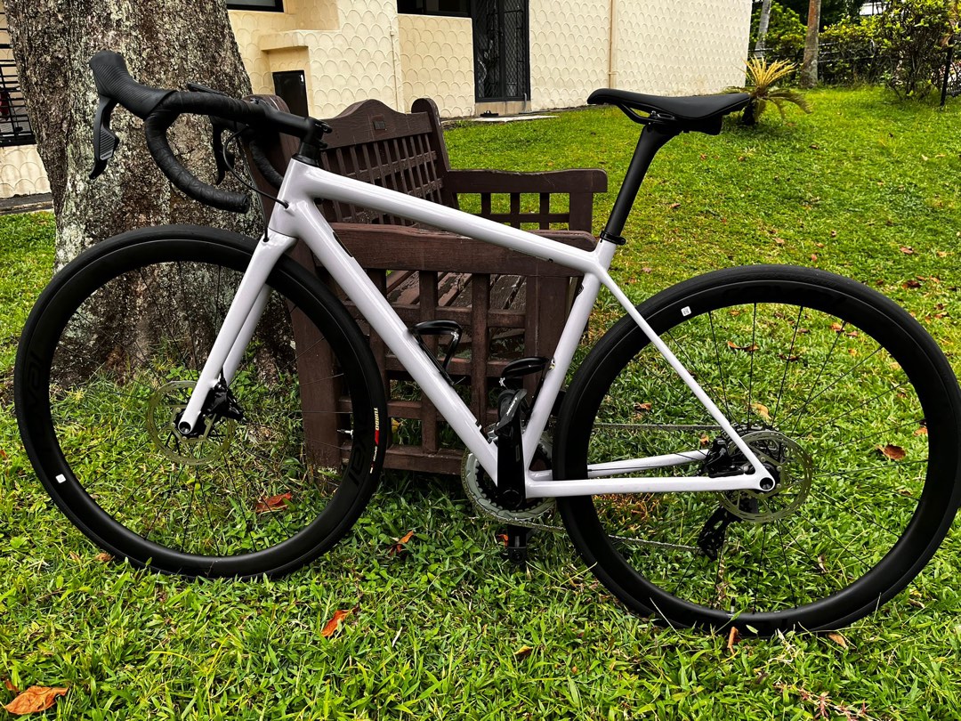 Underutilized Specialized Aethos Comp Clay., Sports Equipment, Bicycles ...