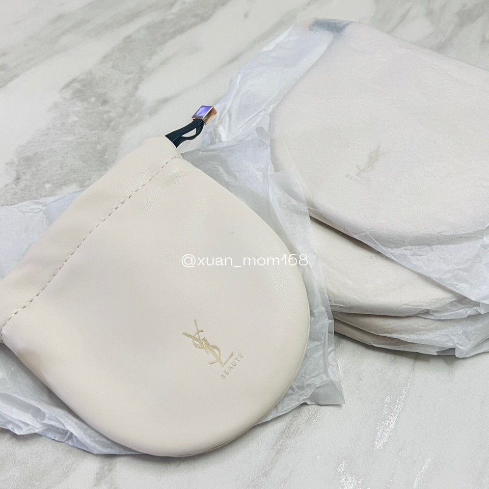 YSL 聖羅蘭 限量訂製米白束口袋(台灣專櫃貨), 她的時尚, 珠寶、飾品與收納, 飾品收納在旋轉拍賣