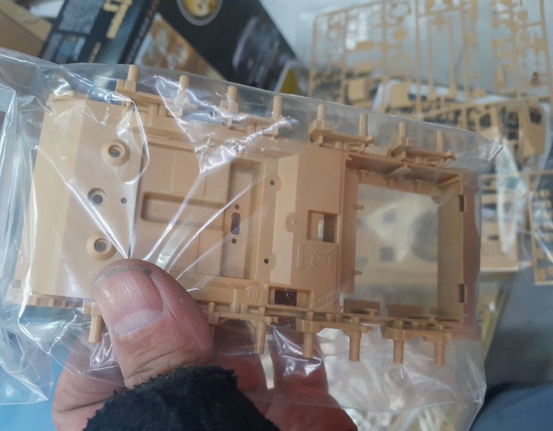 全新 - Tamiya-田宮-RC-48218-1/35-German -Panzerkampfwagen IV -Ausf. J w/Control Unit-連結可動履帯-RC-摩打電動版 ...