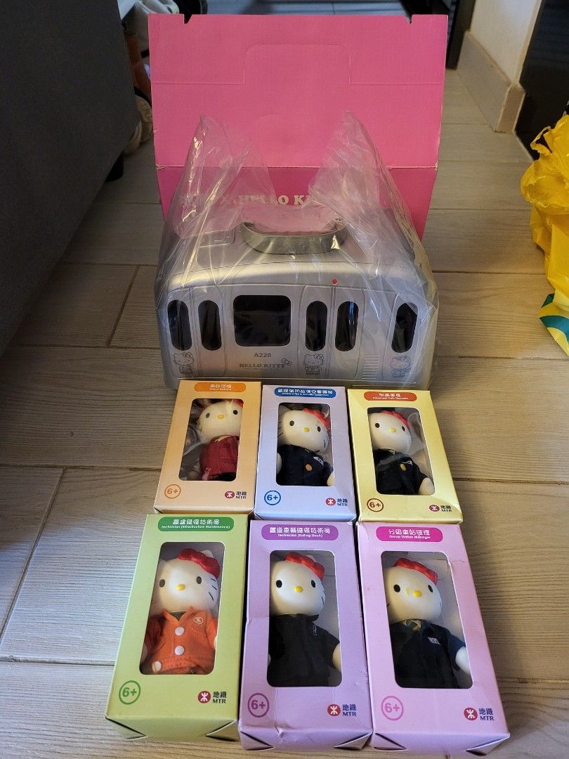 絕版 地鐵MTR x Hello kitty 精英號列車, 興趣及遊戲, 收藏品及紀念品, 古董收藏 - Carousell