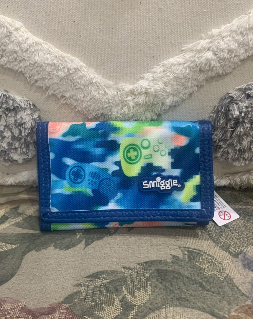 Authentic smiggle wallet - controller design, Women's Fashion, Bags ...