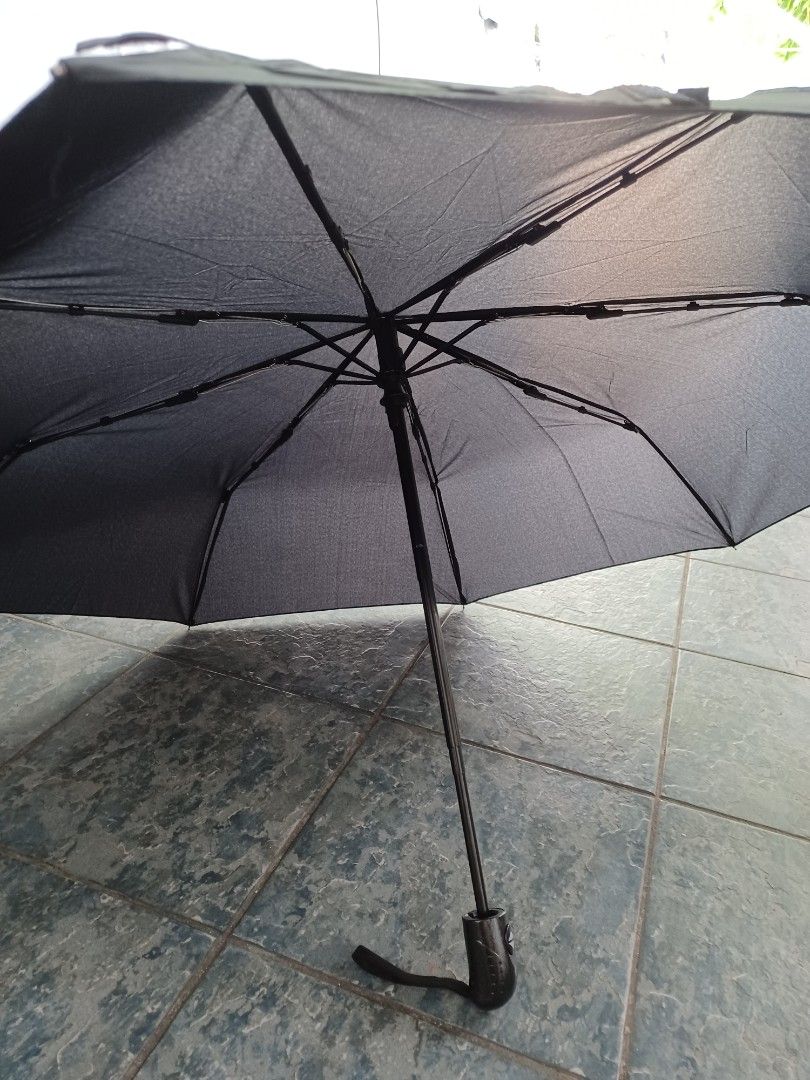 Auto Open & Close Umbrella, Hobbies & Toys, Travel, Umbrellas on Carousell