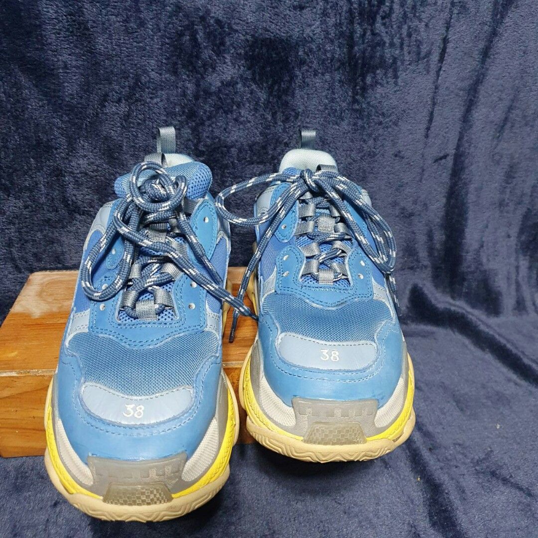 Balenciaga Triple S, Men's Fashion, Footwear, Sneakers on Carousell