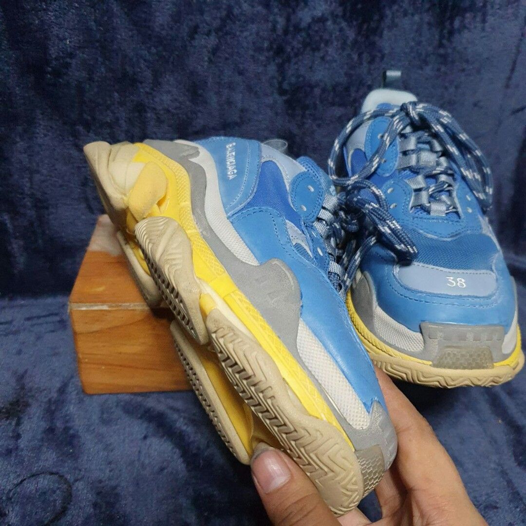 Balenciaga Triple S, Men's Fashion, Footwear, Sneakers on Carousell