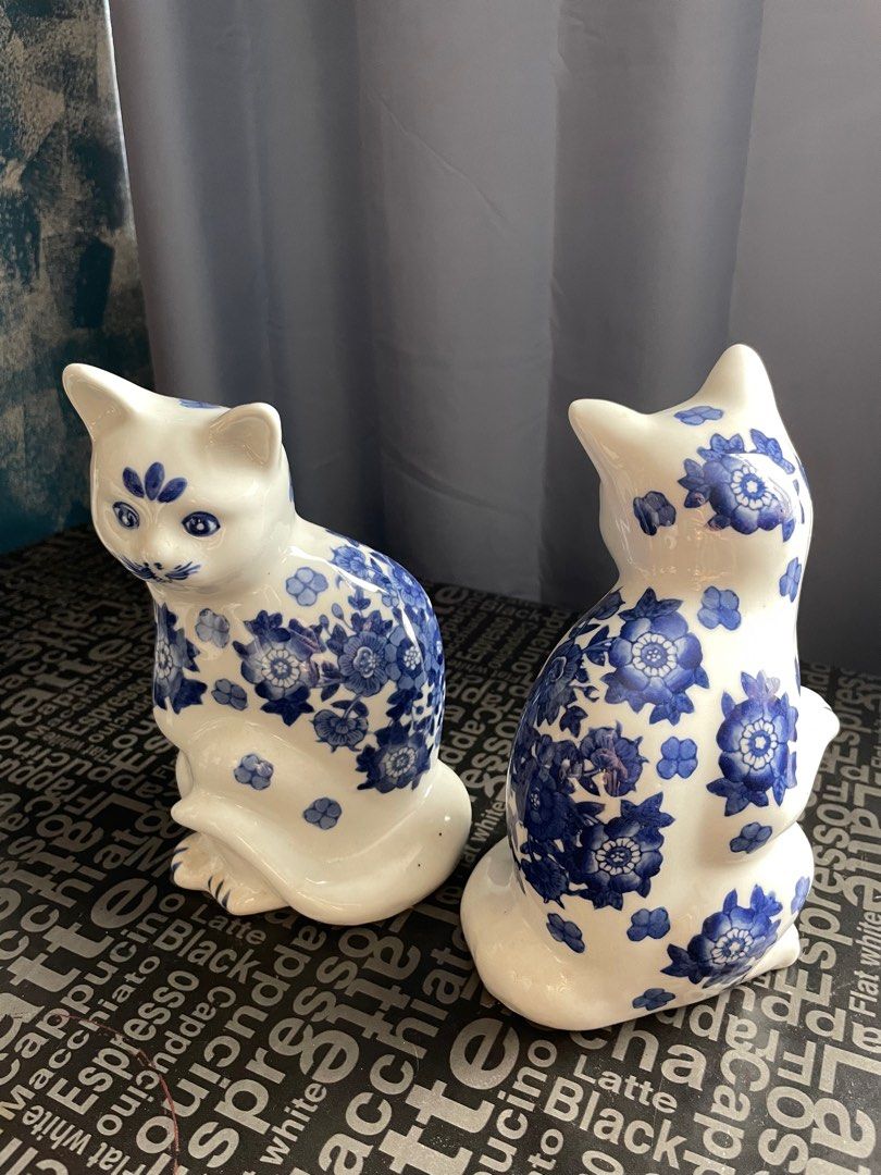 Blue & White Porcelain Cat Figurines / Shelf Decor, Furniture & Home ...