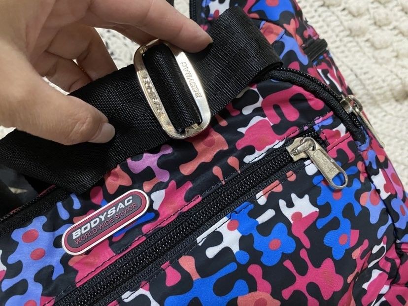 Body Sac, Women's Fashion, Bags & Wallets, Cross-body Bags on Carousell