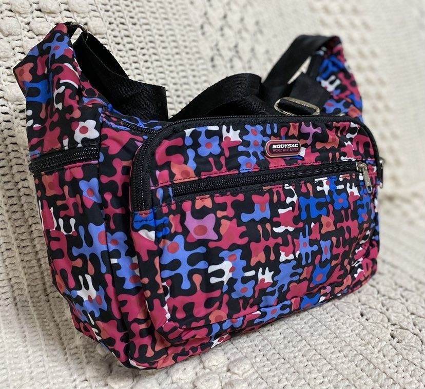 Body Sac, Women's Fashion, Bags & Wallets, Cross-body Bags on Carousell