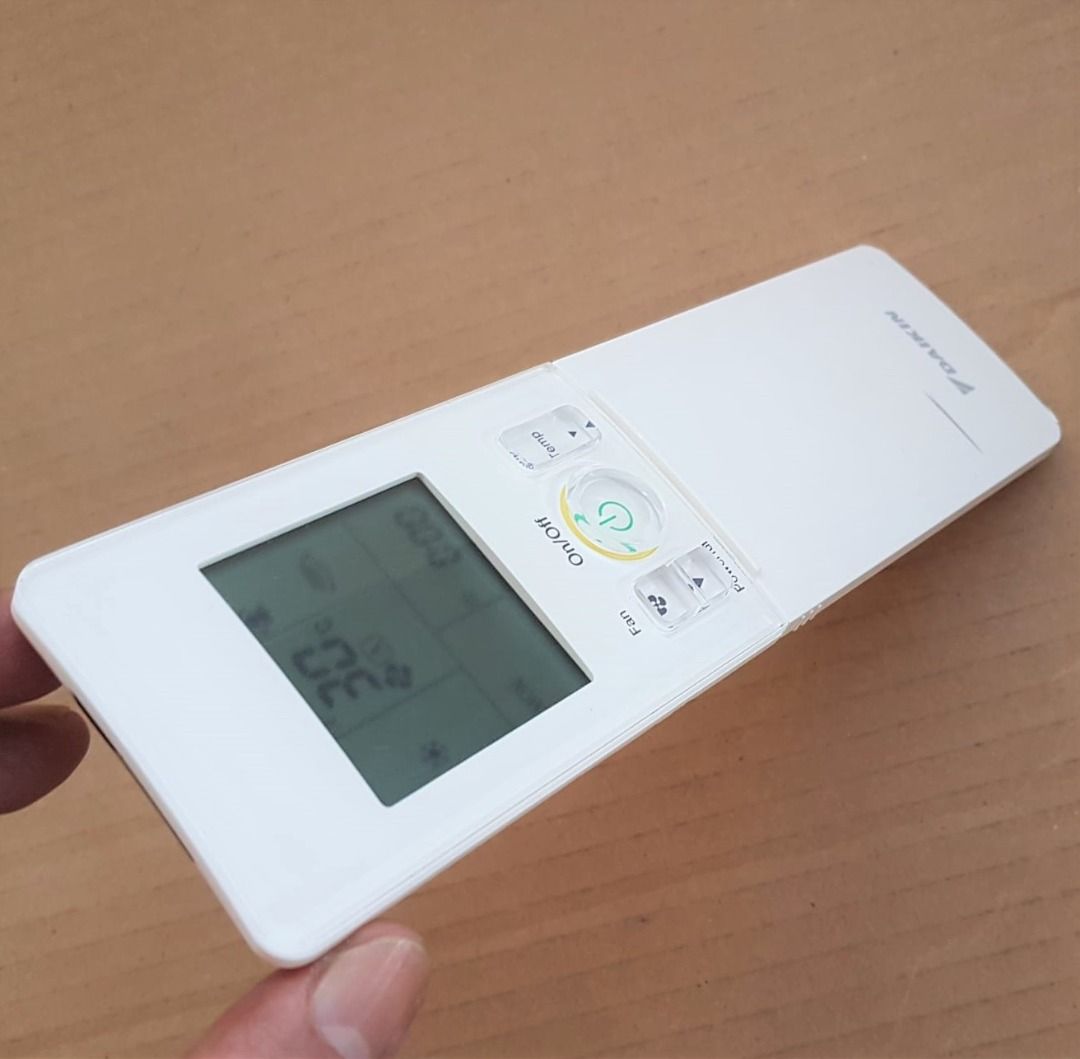 Daikin Wireless Remote Control, Model ARC466A19, Compatible with Daikin ...