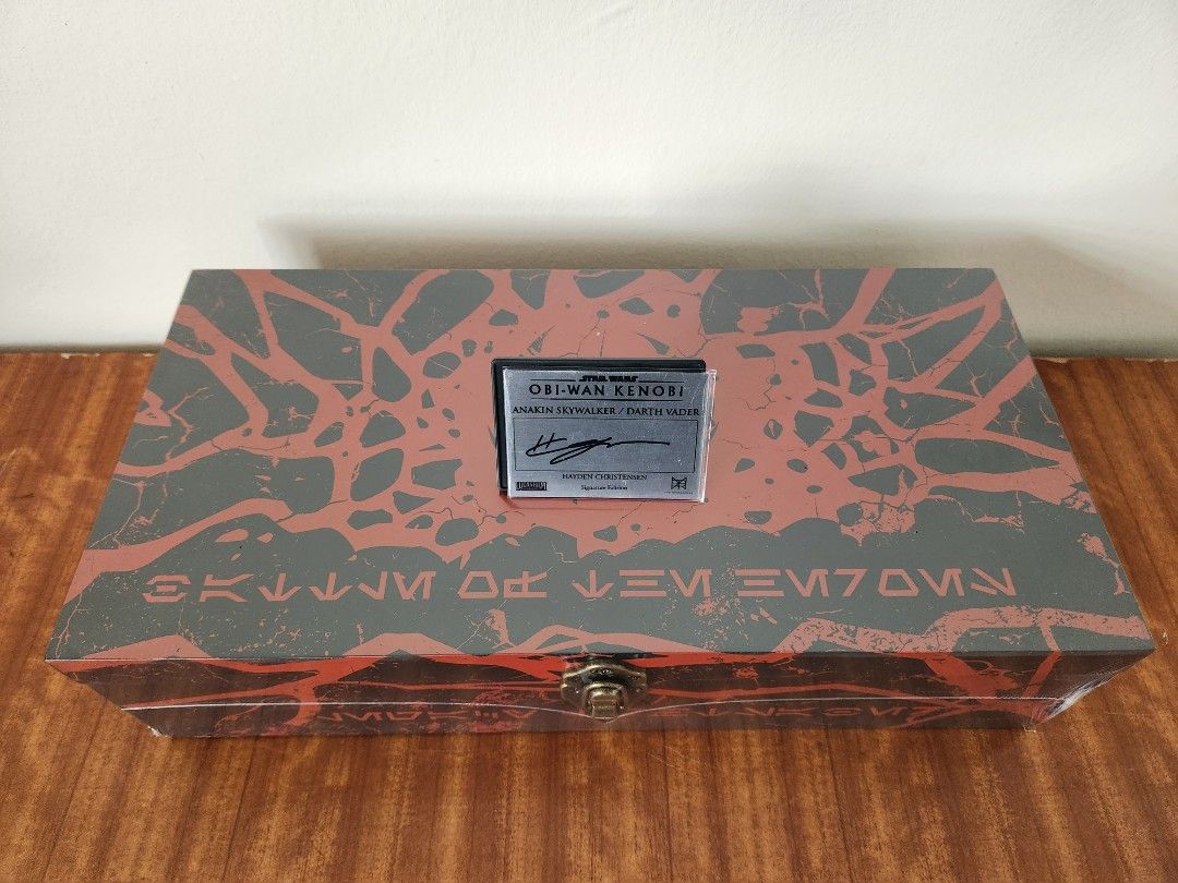 Disney Exclusive Star Wars Revenge of The Sith Galaxy Lightsaber box ...