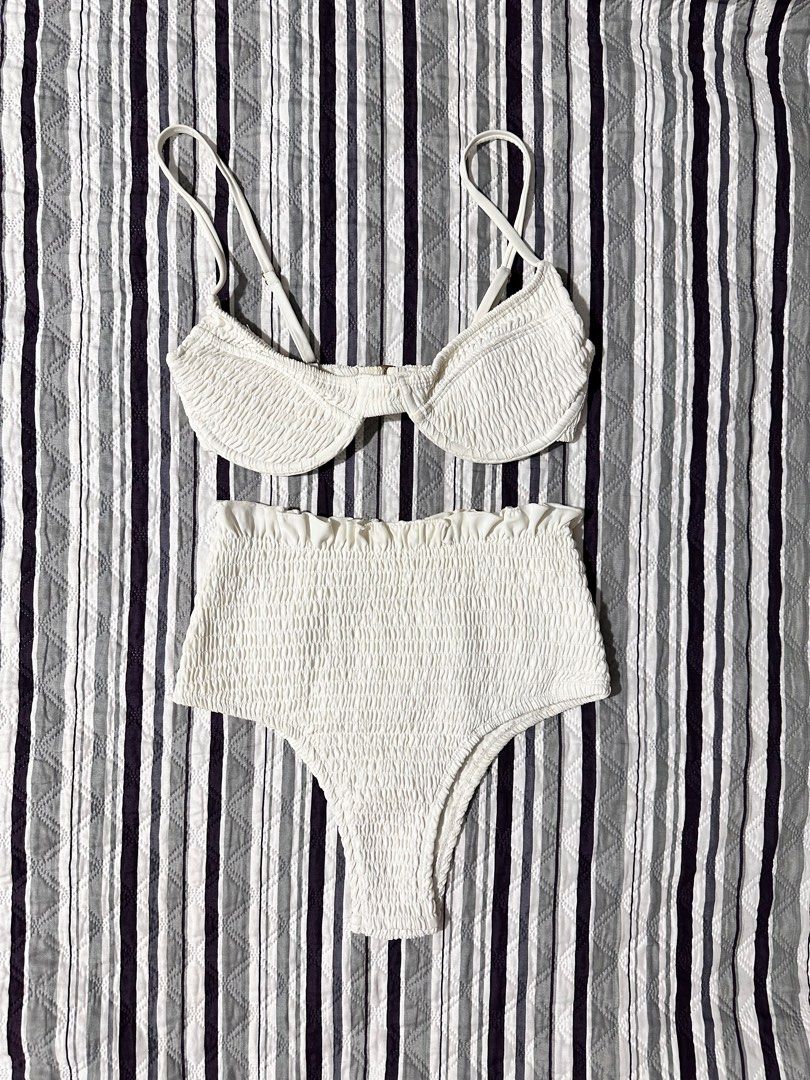 eighth mermaid set in off white on Carousell