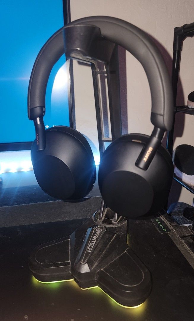 Fantech Headset Stand RGB on Carousell