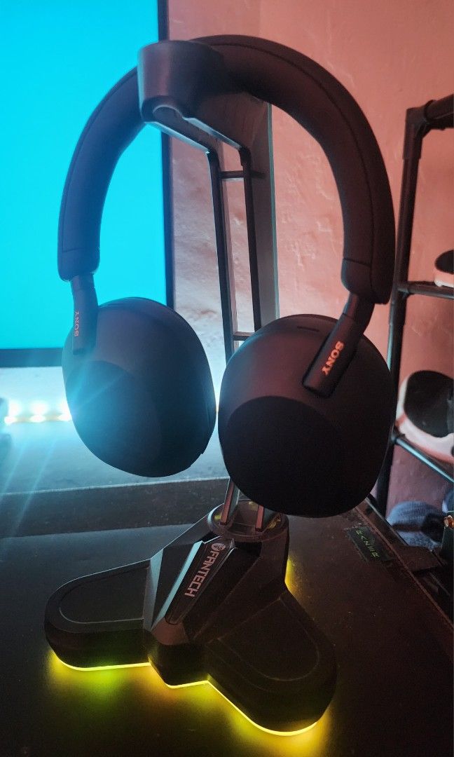 Fantech Headset Stand RGB on Carousell