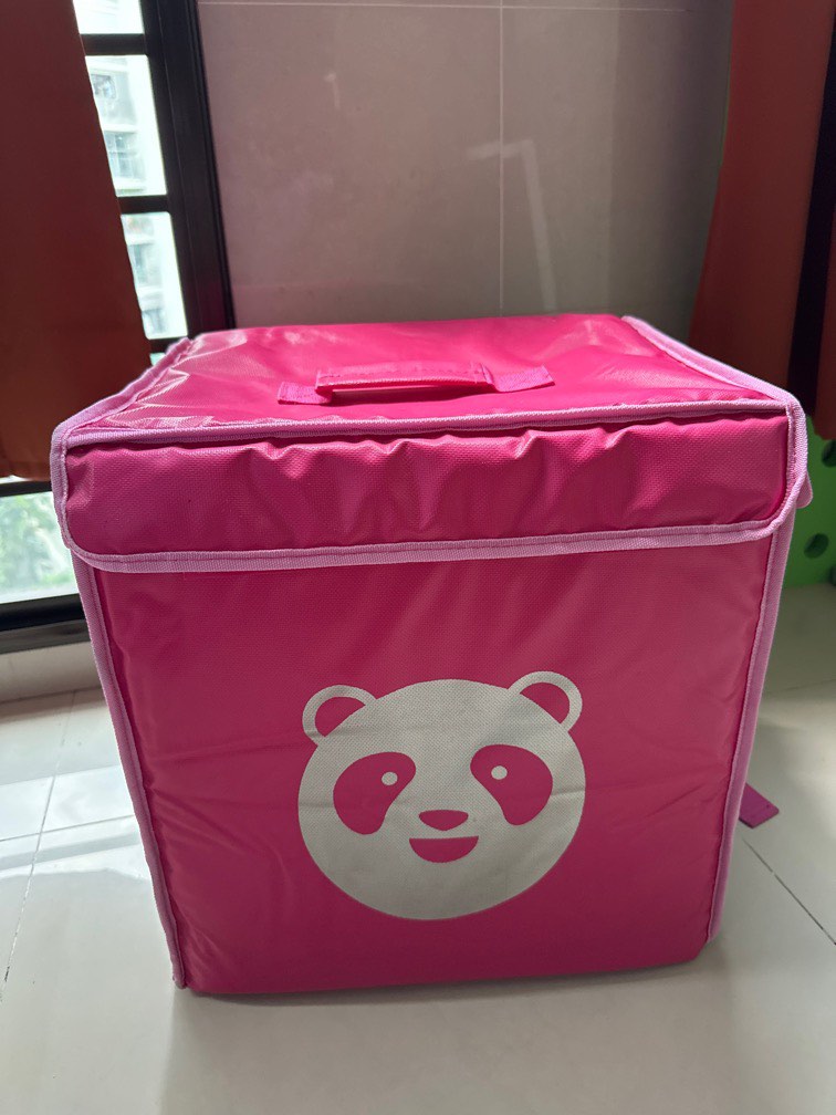 FOOD PANDA delivery bag / halal delivery bag, Motorcycles, Motorcycle ...