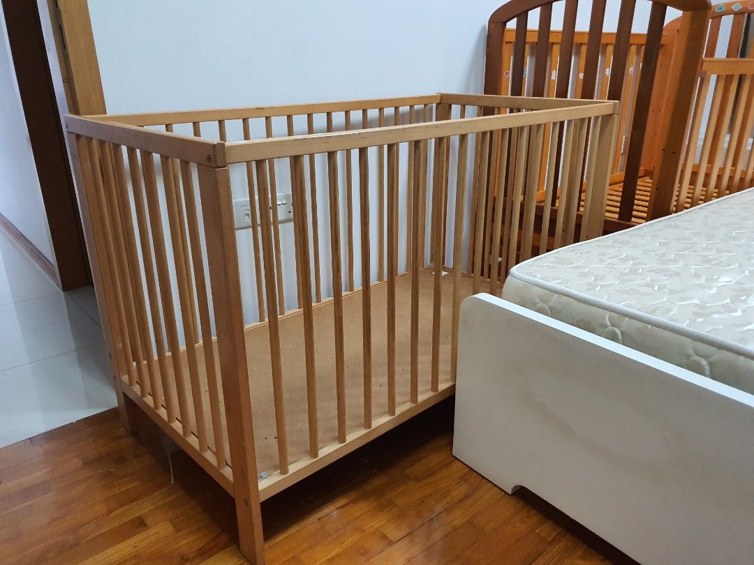 Free Queen bed & Cot, Furniture & Home Living, Furniture, Bed Frames ...