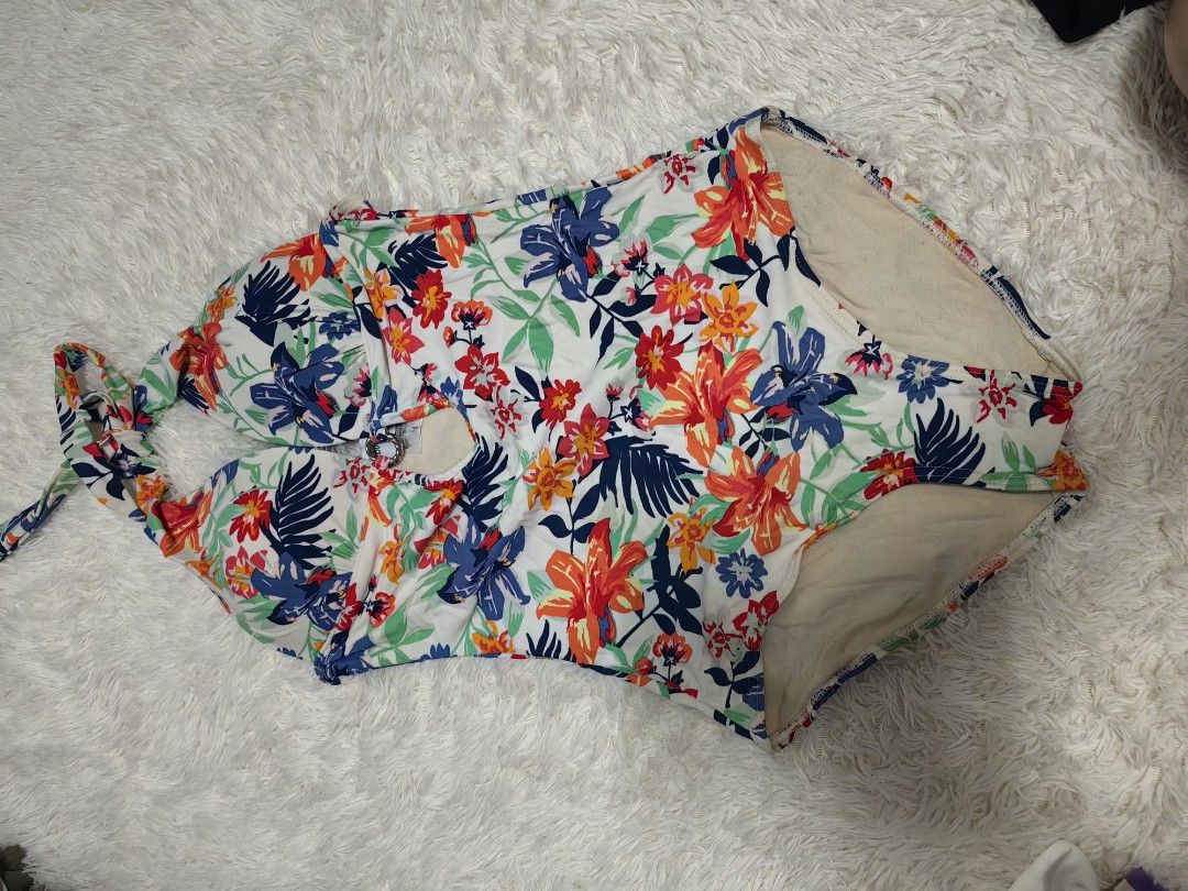 Free used swimsuit, Women's Fashion, Swimwear, Bikinis & Swimsuits on ...