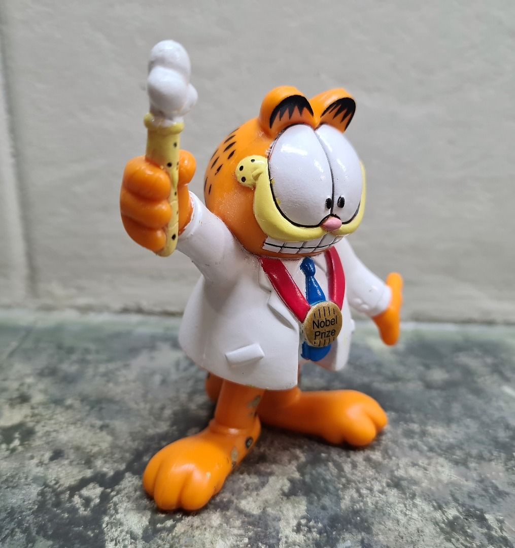 GARFIELD as Alfred Nobel - Paws Collectible PVC Figure, Hobbies & Toys ...