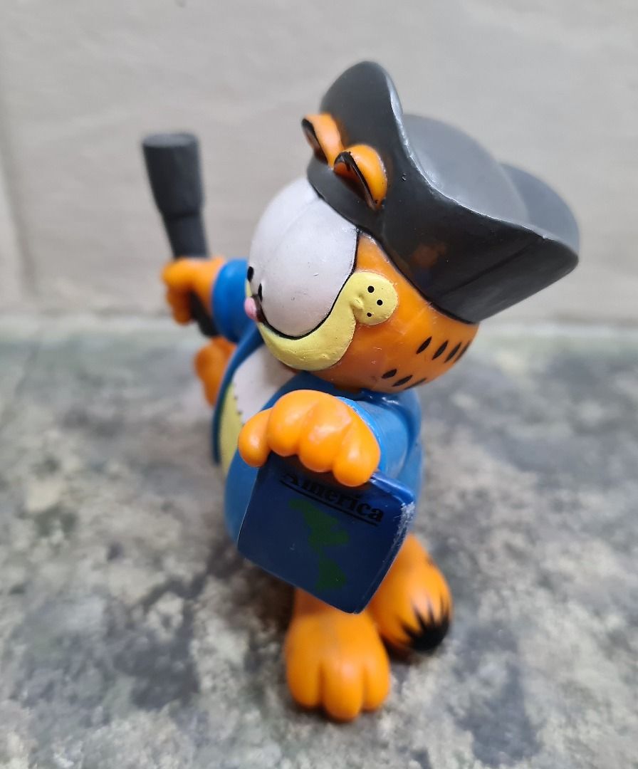 GARFIELD as Christopher Columbus - Paws Collectible PVC Figure on Carousell