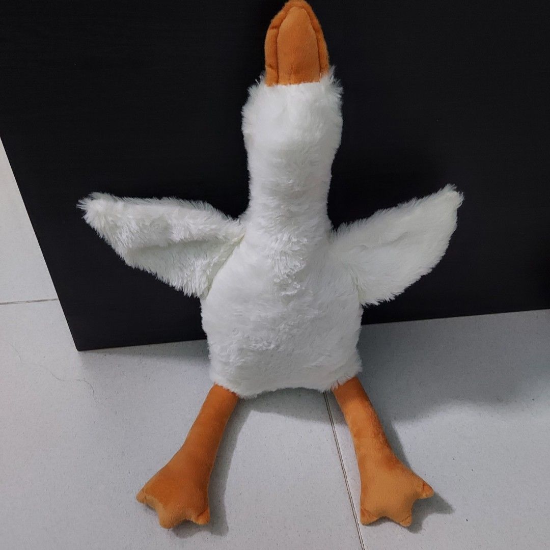 Goose plush toy, Hobbies & Toys, Toys & Games on Carousell