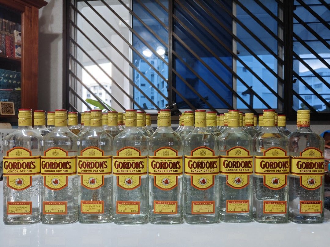 Gordon's London Dry Gin, Food & Drinks, Alcoholic Beverages on Carousell