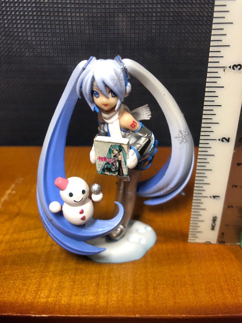 Hatsune Miku Snow figure, Hobbies & Toys, Toys & Games on Carousell