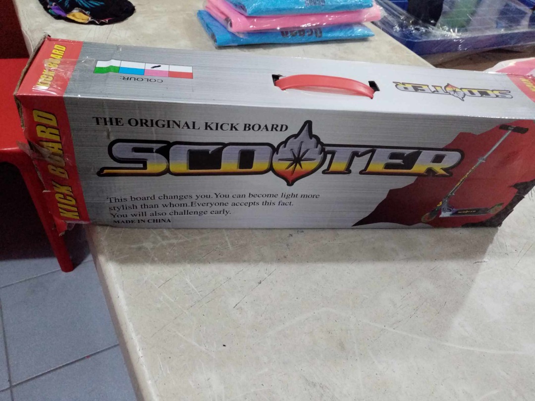 Hover Kid Chrome Tri Wheel Kick Scooter with freebie on Carousell