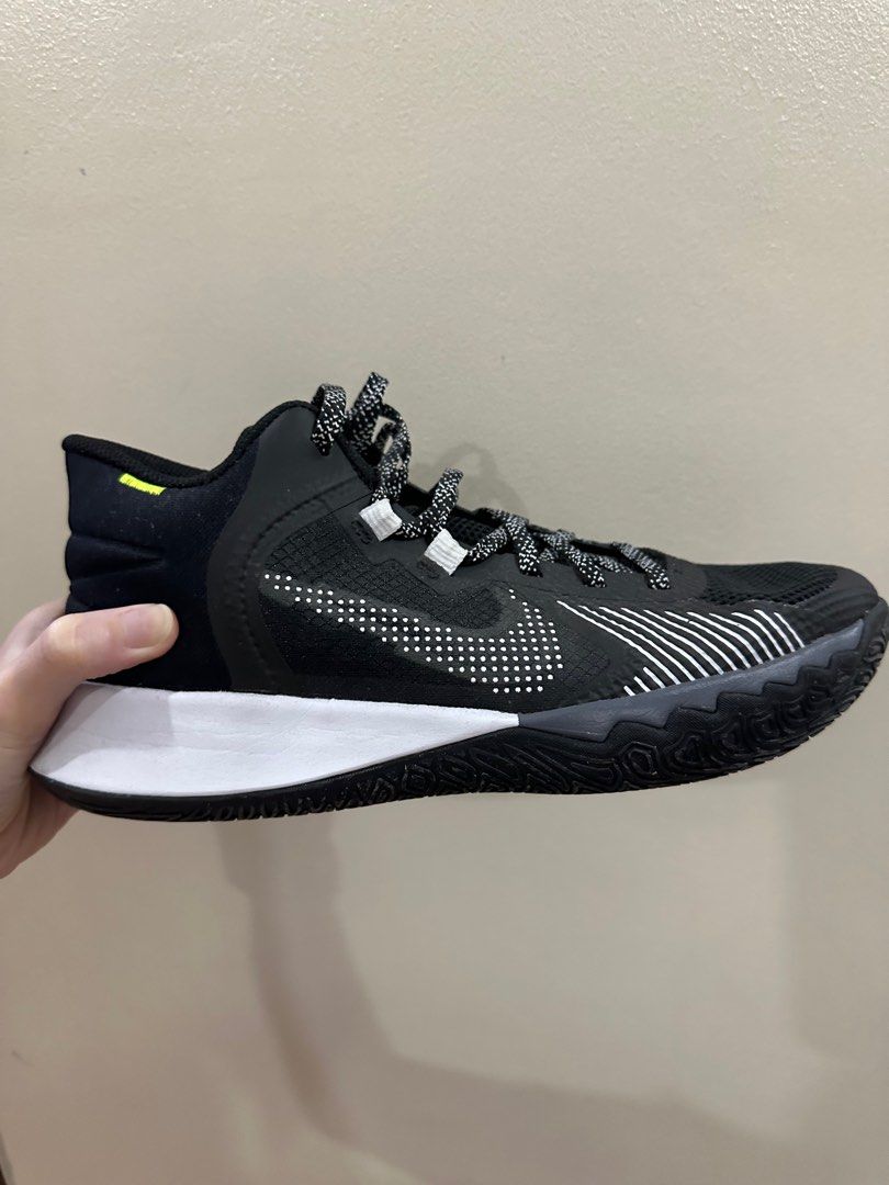 Authentic Kyrie Flytrap 5, Men's Fashion, Footwear, Sneakers on Carousell
