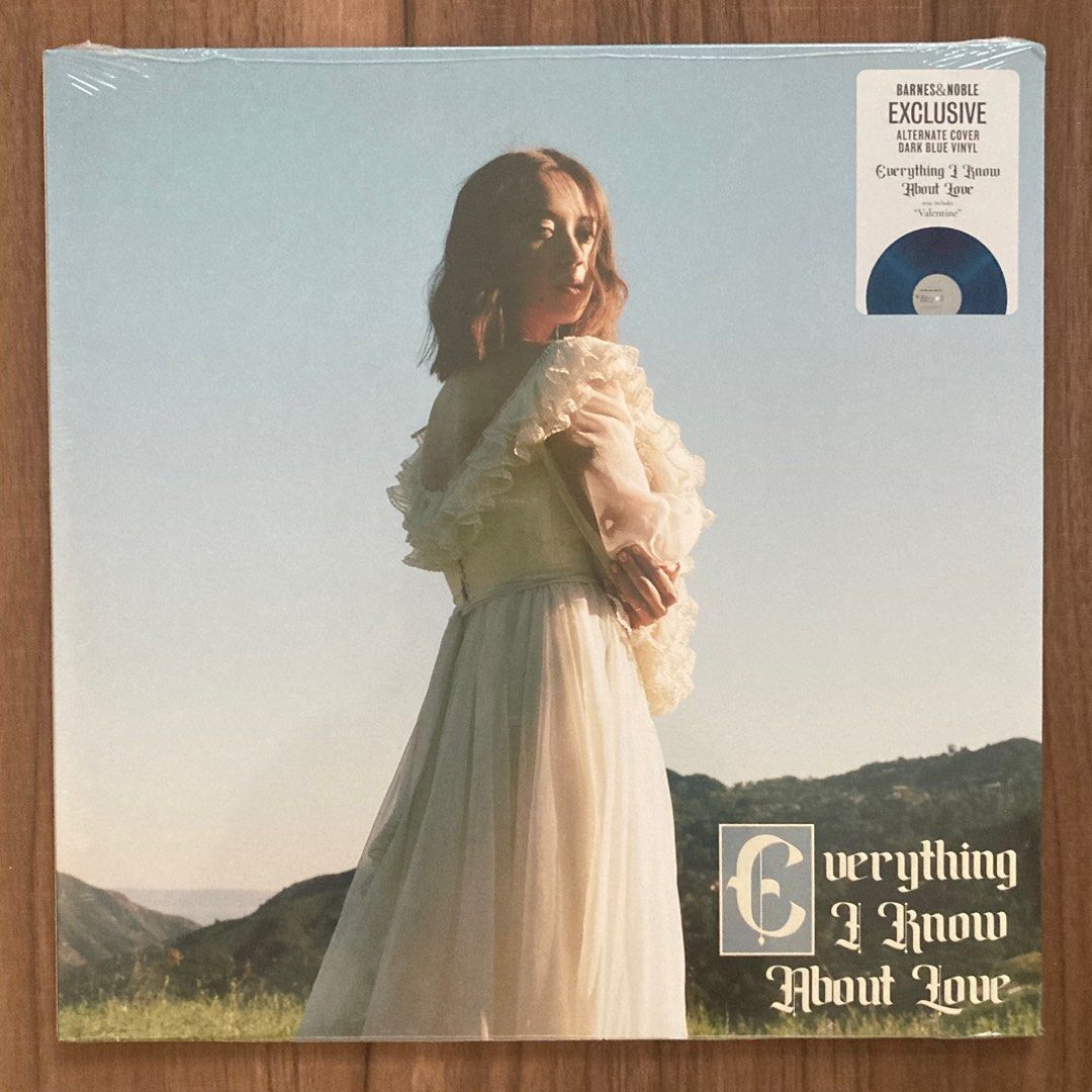 Laufey - Everything I Know About Love Barnes & Nobles Exclusive (Blue vinyl), Hobbies & Toys ...