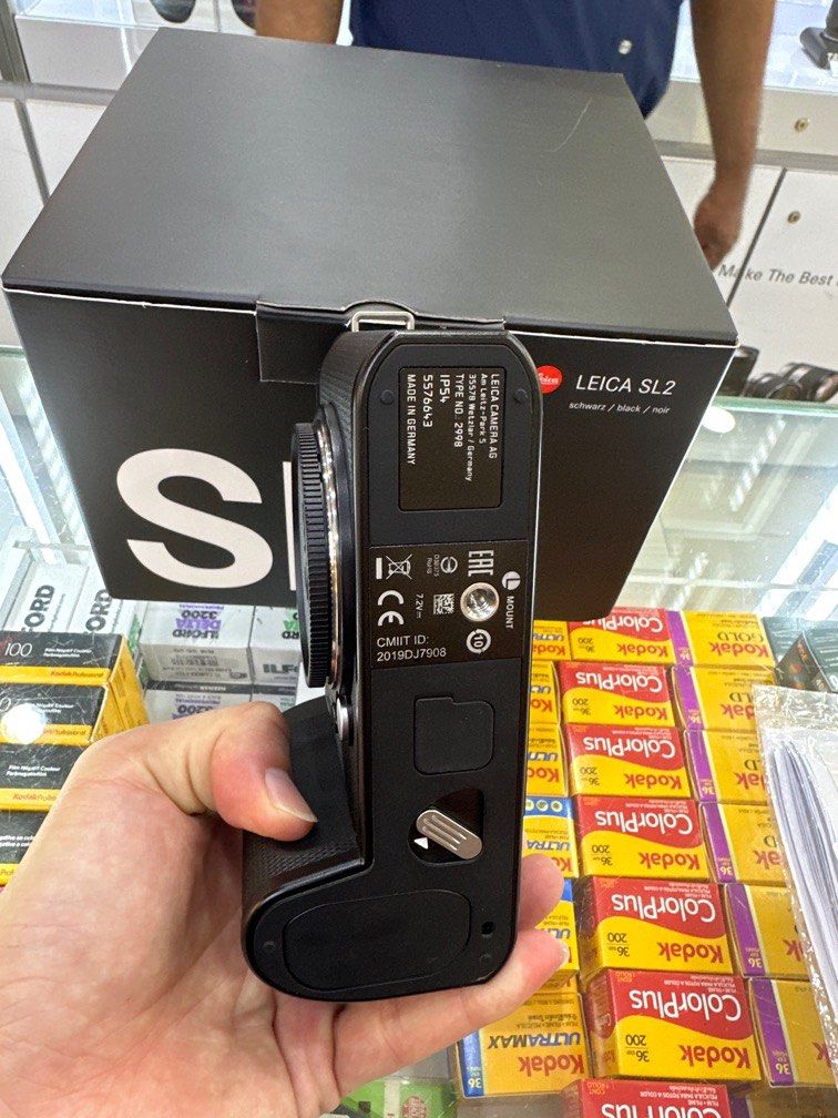 Leica SL2 Full Frame Mirrorless Camera, Photography, Cameras on Carousell