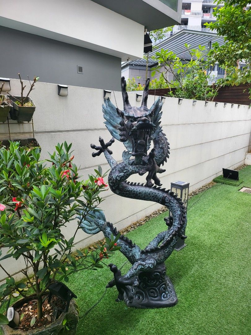 Life sized Dragon Sculpture & Statue, Furniture & Home Living ...