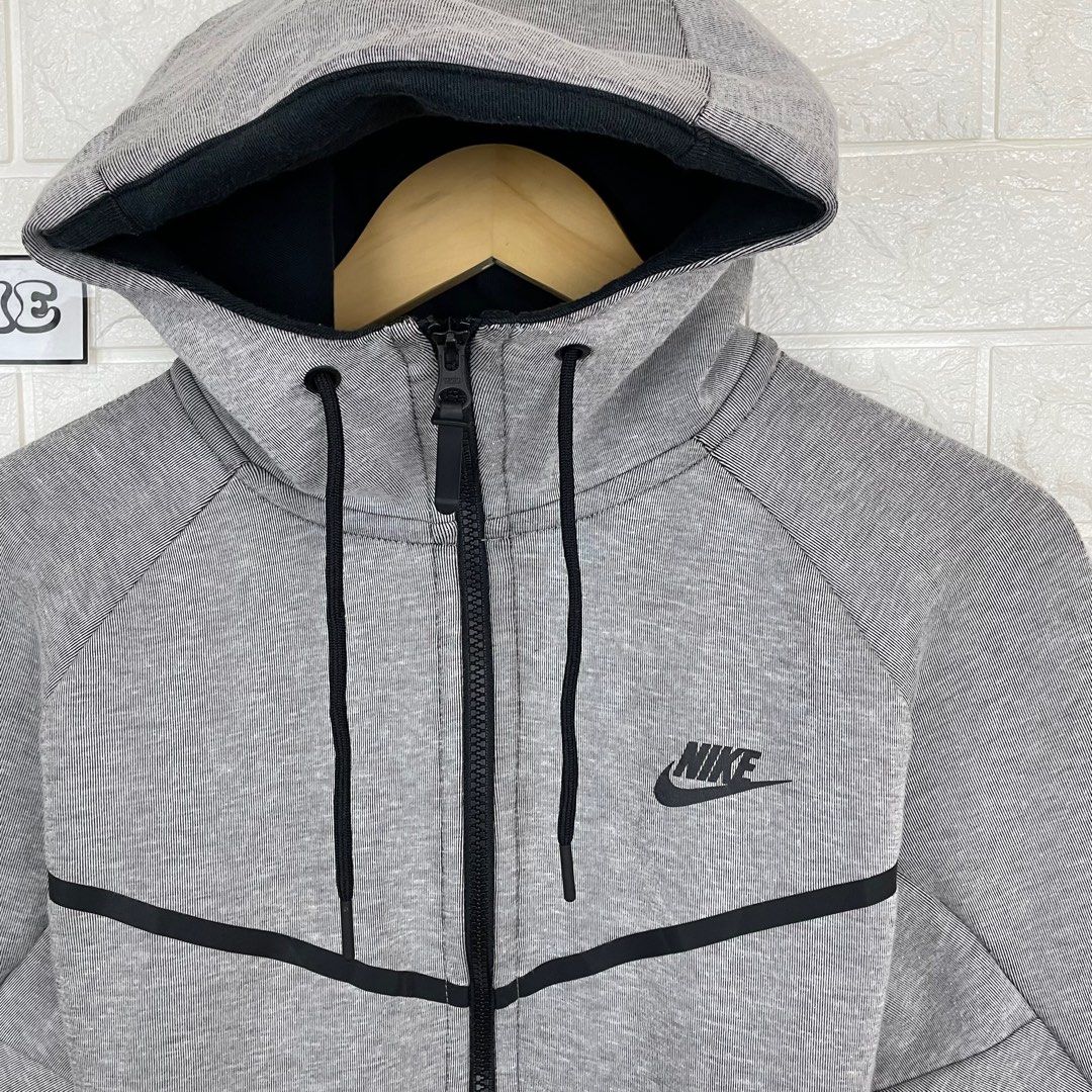 LIGHT GRAY NIKE TECH FLEECE JACKET on Carousell