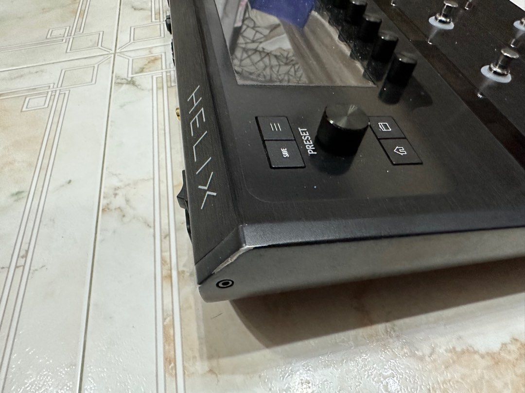 Line 6 Helix Floor with SKB iSeries Case, Audio, Other Audio Equipment on Carousell