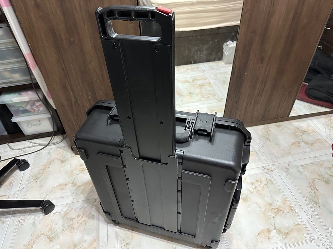 Line 6 Helix Floor with SKB iSeries Case, Audio, Other Audio Equipment on Carousell