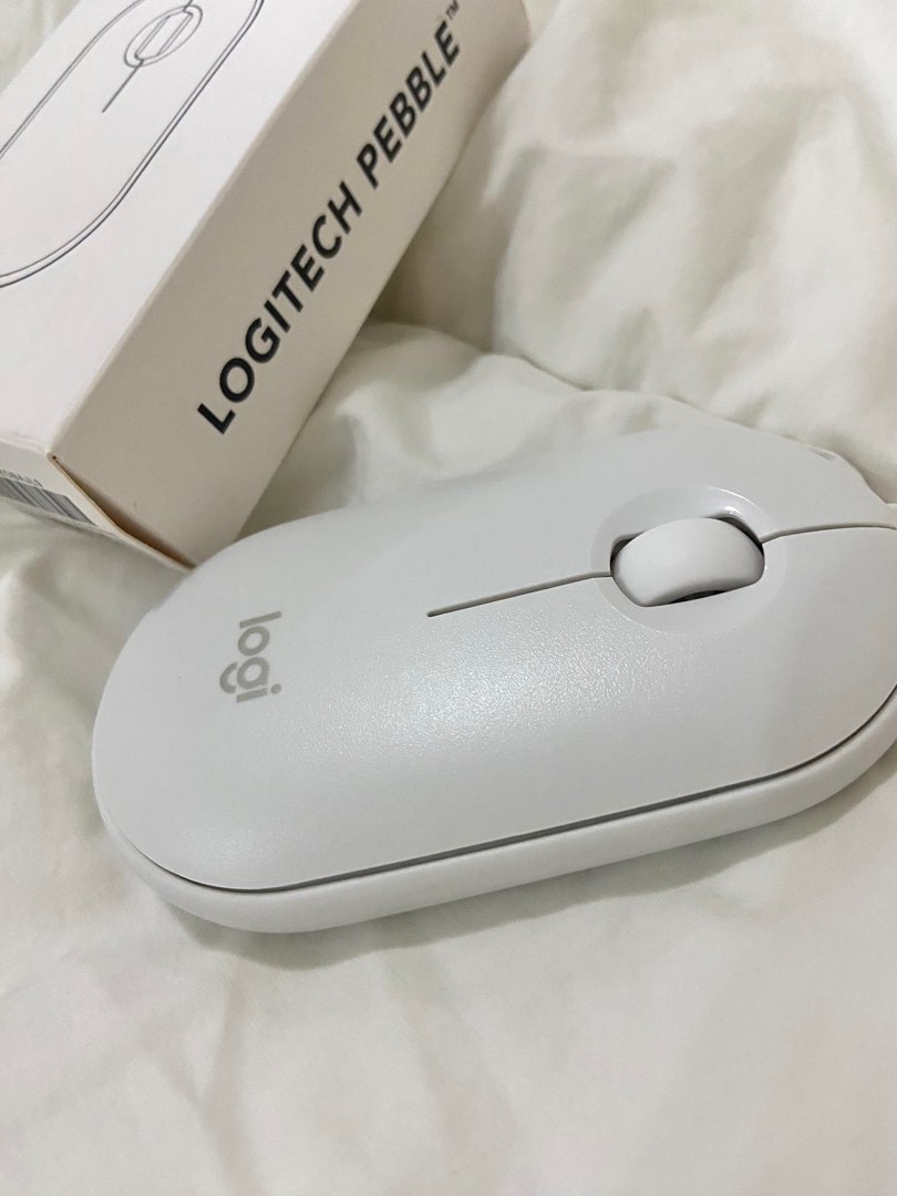 LOGITECH white wireless mouse on Carousell