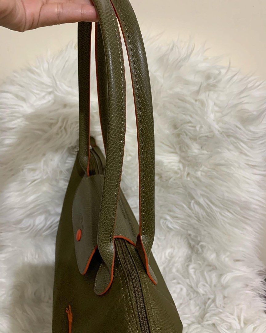 longchamp original medium long handle on Carousell