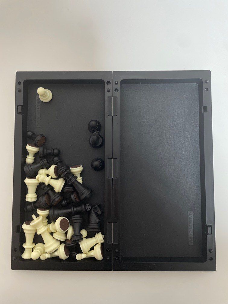 magnetic chess board, Hobbies & Toys, Toys & Games on Carousell