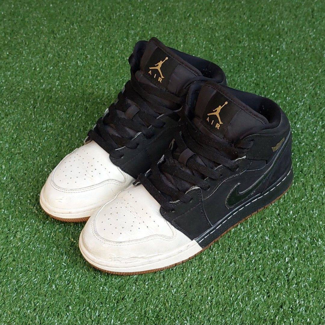 Nike Air jordan Retro 1, Fesyen Pria, Sepatu , Sneakers di Carousell